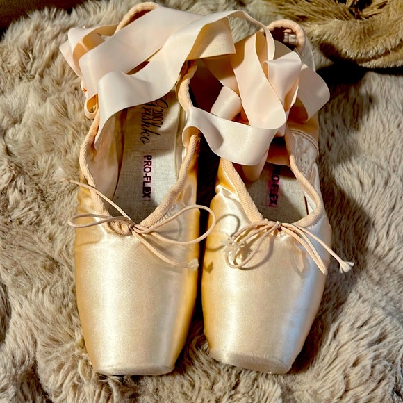 Grishko | Shoes | Grishko 207 Proflex Ballet Pointe Shoes 75 | Poshmark